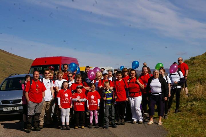 Down syndrome walk(gangnam style walk) 2016 | Kinlochleven Primary ...