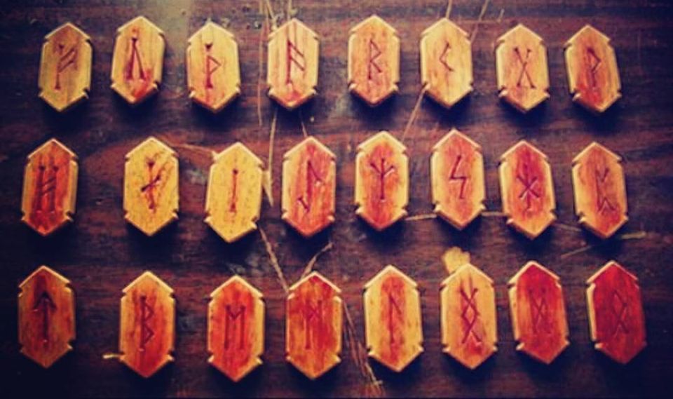 Runa-Hraefn Rune Series: Mysteries of the Runes with Hraefn Wulfson ...