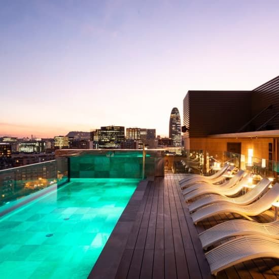 Yoga + Breakfast buffet con Ioana Grozea, Labtwentytwo Barcelona, 21 ...