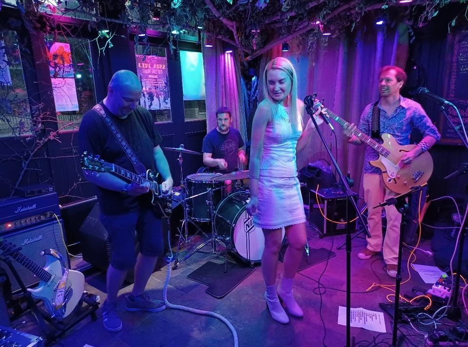 Voodoo Haze at Hanks Dirty Cambridge, Hanks Dirty Cambridge, 10 ...