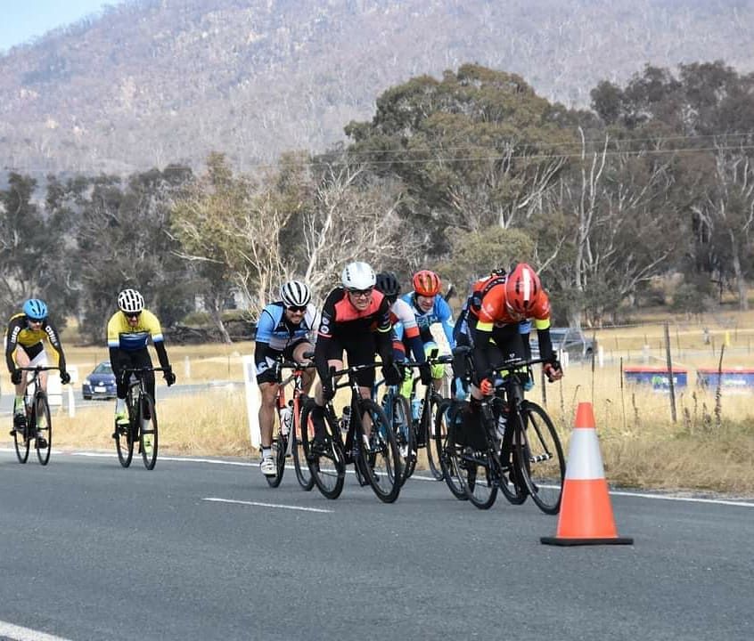 Windellama Road for graded scratch race, Brisbane Grove Rd, Brisbane ...