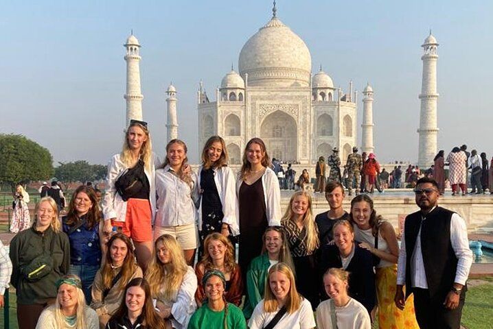 Private Sunrise Taj Mahal Tour from Delhi By Car -All inclusive