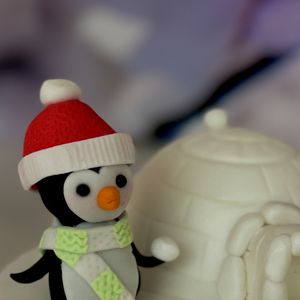Mini Igloo Cake with Modelled Penguins, Annabelle Jane Cake School ...