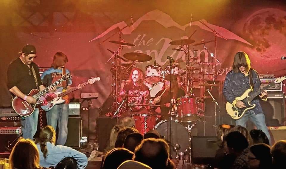 Sandbar gets Rocked Christmas party, The Sandbar & Grill, Montclair ...