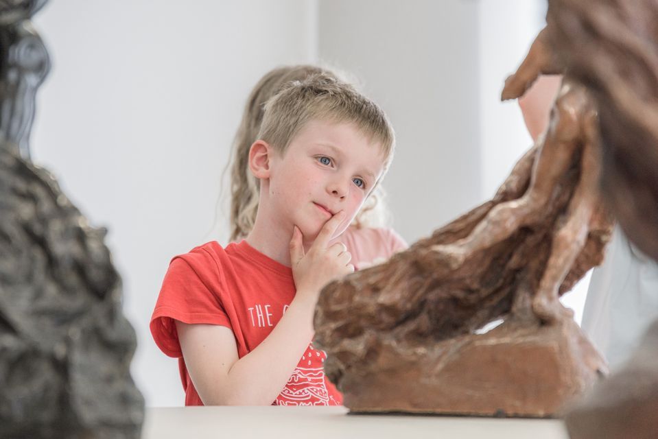 Des sculptures en cartes – avec Laura Tisserand, illustratrice , Musée ...