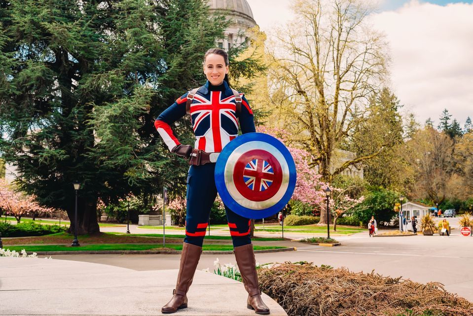 Meet Costumed Character Amazon of Olympia as Captain Carter, Hands On ...