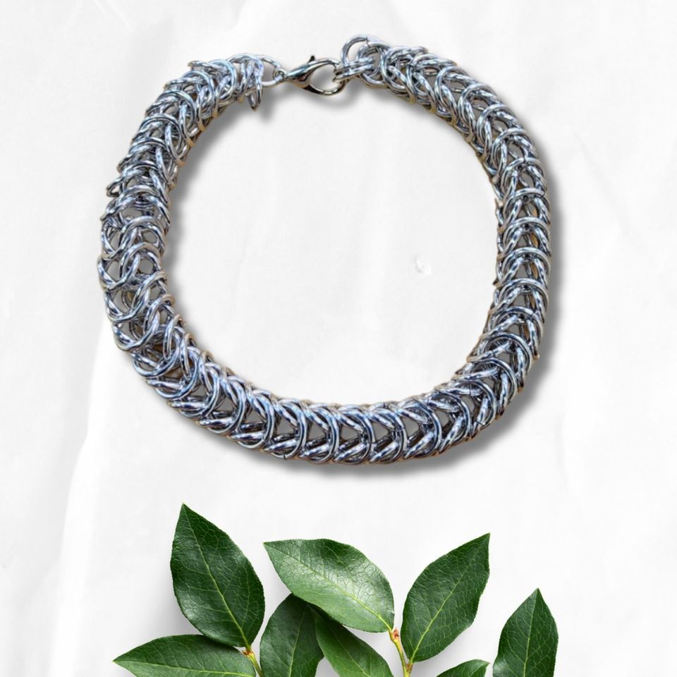 Intermediate box chain - chainmaille class, 750 King St East, Cambridge ...