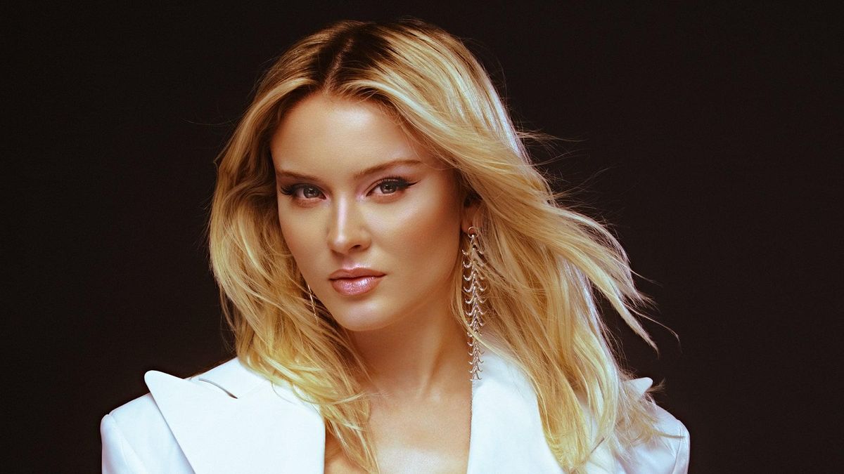 Tate McRae, Zara Larsson in Ottawa, Canadian Tire Centre, Ottawa, 22 ...