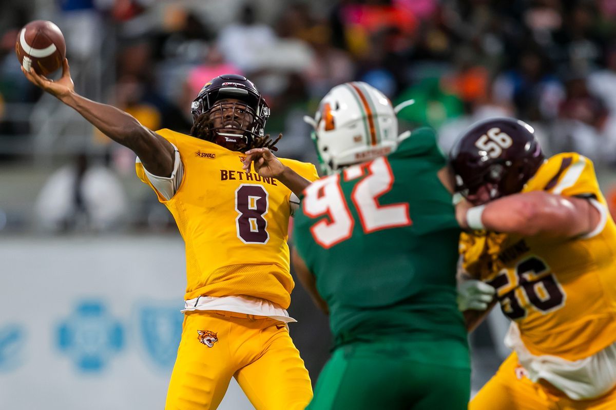 Western Michigan Broncos at UMass Minutemen Football at Warren McGuirk ...