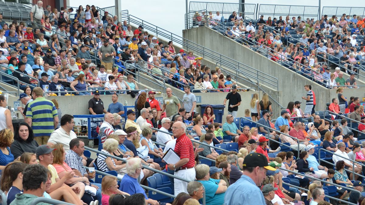 New Jersey Jackals at Sussex County Miners at Skylands Stadium ...
