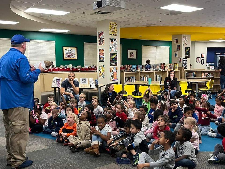 Wildlife On The Move Presents The Unhuggables for W.A. Porter Elementary PTA Night (Hurst, TX ...