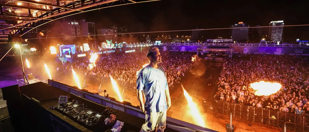 Dash Berlin in Vancouver, Harbour Centre Vancouver, 25 April 2025 ...