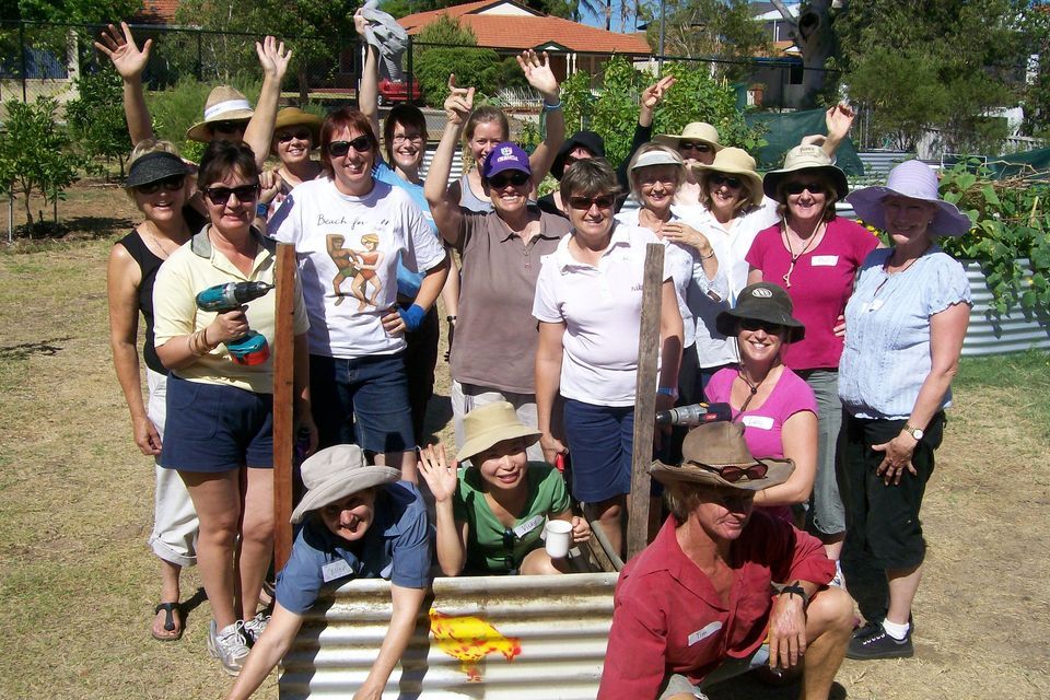 Ecoburbia Sustainable Sundays MAKE A RAISED GARDEN BED, Ecoburbia ...