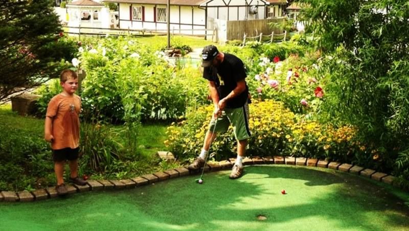Mini Golf with Dad, Adventure Golf at Rempel's Grove, Logan, 16 June ...