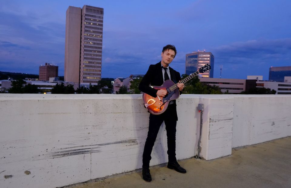 Chris Wayne at Pub Blue - Seneca, Pub Blue Seneca, SC, November 25 2023 ...