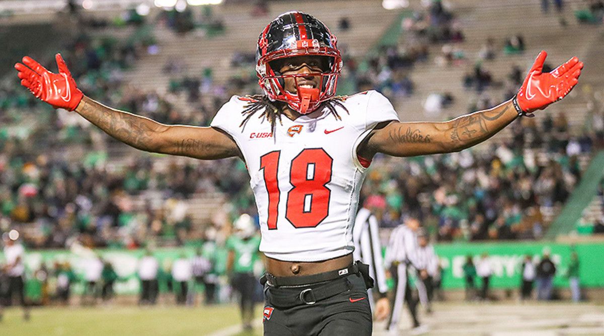Austin Peay Governors vs. Western Kentucky Hilltoppers, Raymond C. Hand ...