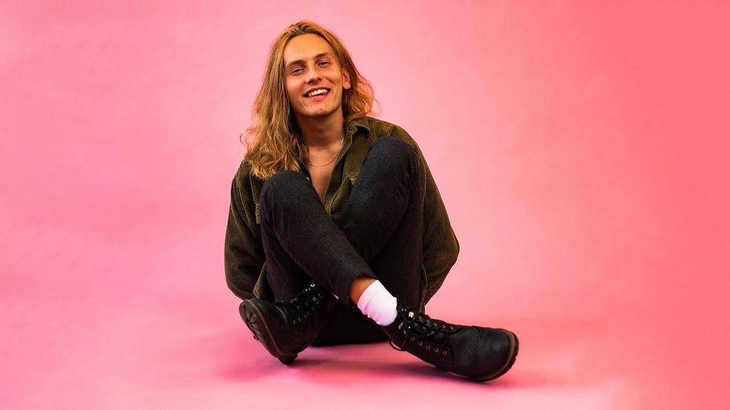 Casey Lowry, Café V lese, Kravare, 16 September 2024 | AllEvents.in