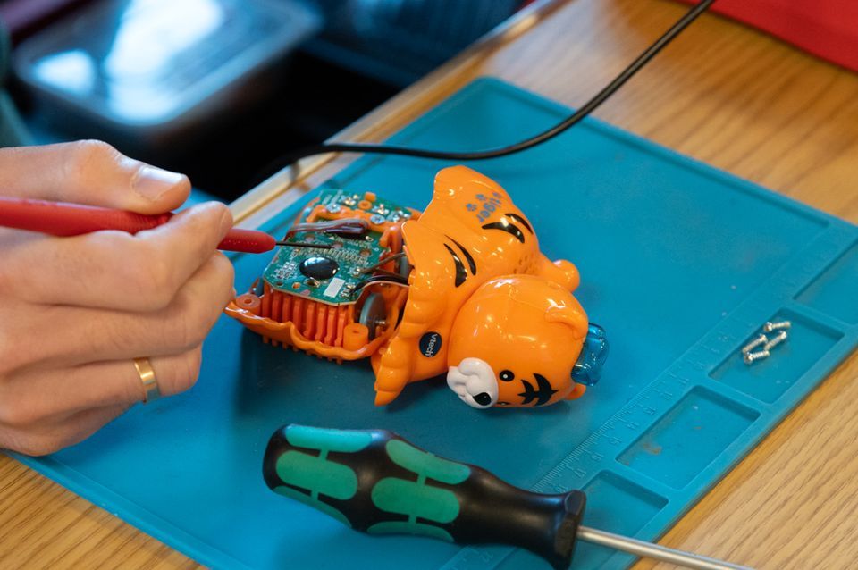 Tonbridge Repair Cafe, St Stephen's Church Tonbridge, 9 March 2024 ...