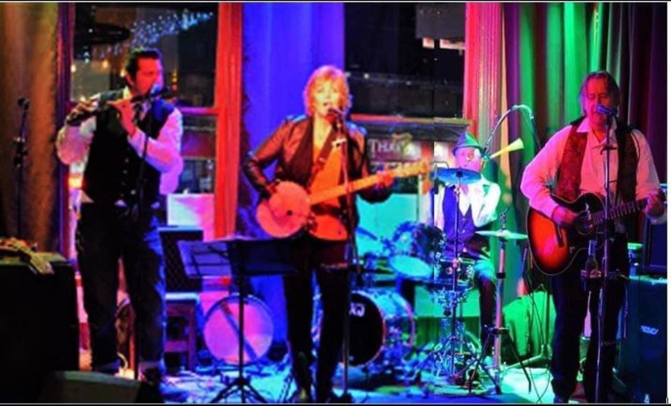 Irish live band The Rock’O’Holics, The Redoubt Bar and Eatery Te ...