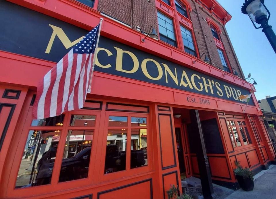 Side Effects at McDonaghs Pub , McDonagh’s Pub & Restaurant, Keyport, 9 ...