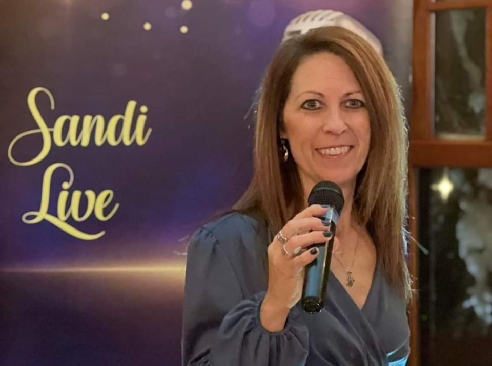 Sandi Live @ Fox & Hounds, The Fox & Hounds Restaurant & Tavern ...