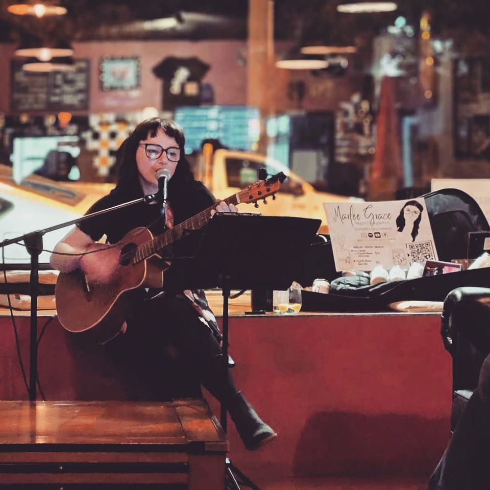 Marlee Grace LIVE @ The Pig and Whistle , Pig and Whistle Pub, Macedon ...