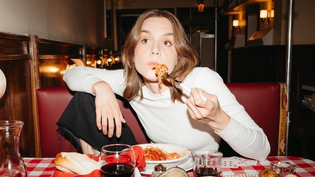 Laura Ramoso - The SIT UP STRAIGHT Tour, Boom Chicago, Amsterdam, 3 ...