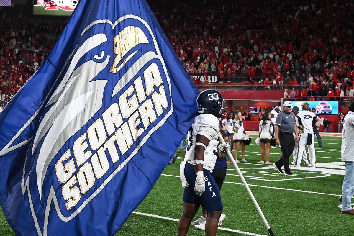Georgia Southern Eagles vs. James Madison Dukes, Allen E. Paulson ...