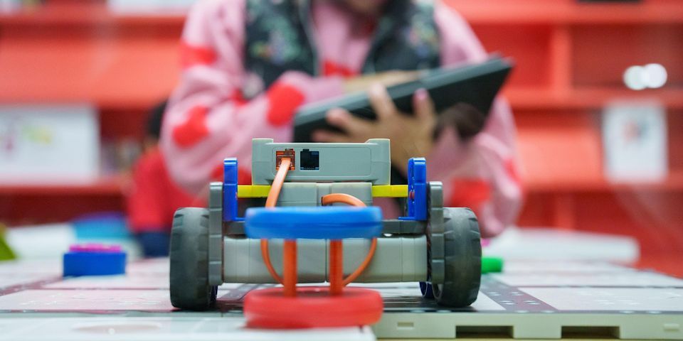 Les Savants Fous : Mr. Robot Code, 25, Presqu'île André Malraux ...