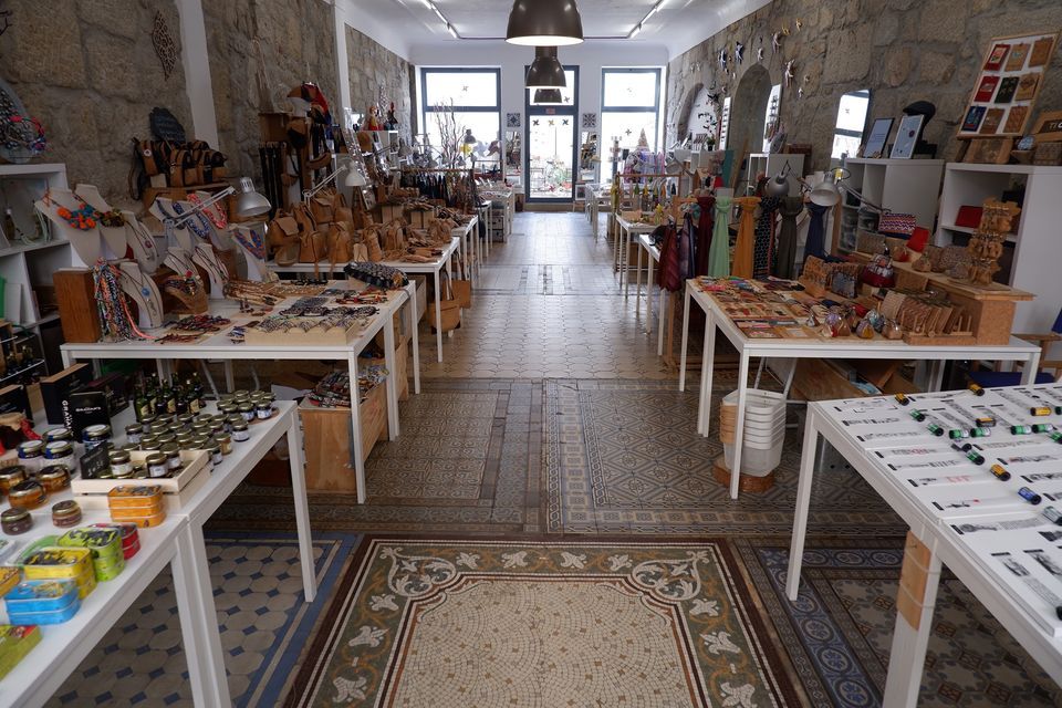 2. Mini - Market , Rua da Fábrica, 15/25, Porto, 15 December to 16 ...