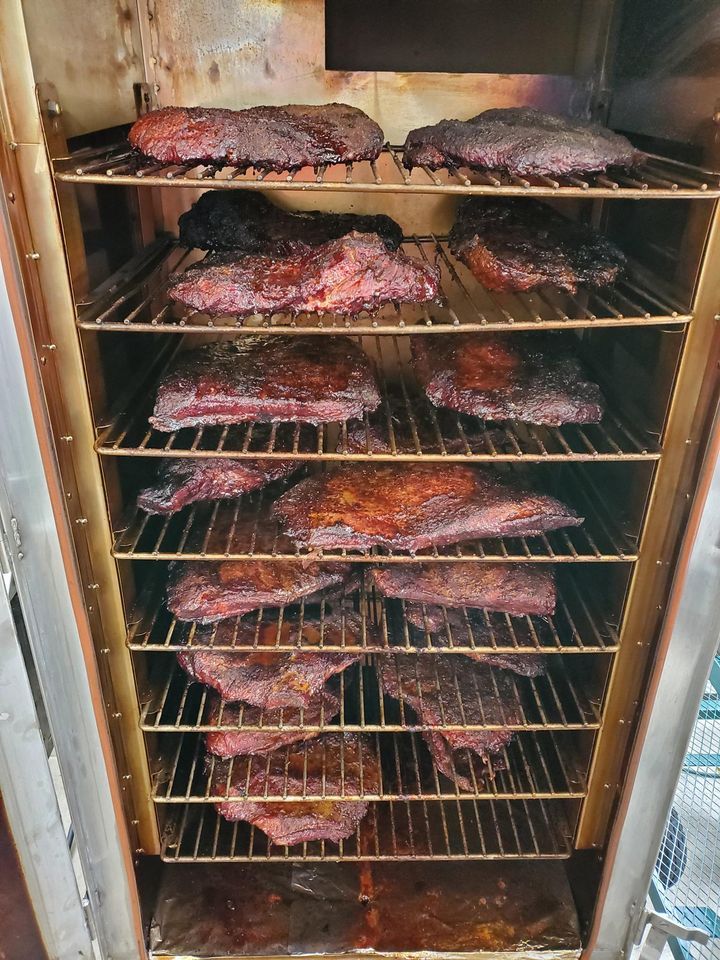 "Party Time" Trivia, Nawty Hogg Backyard BBQ - Vanderbilt, Naples, 9 ...