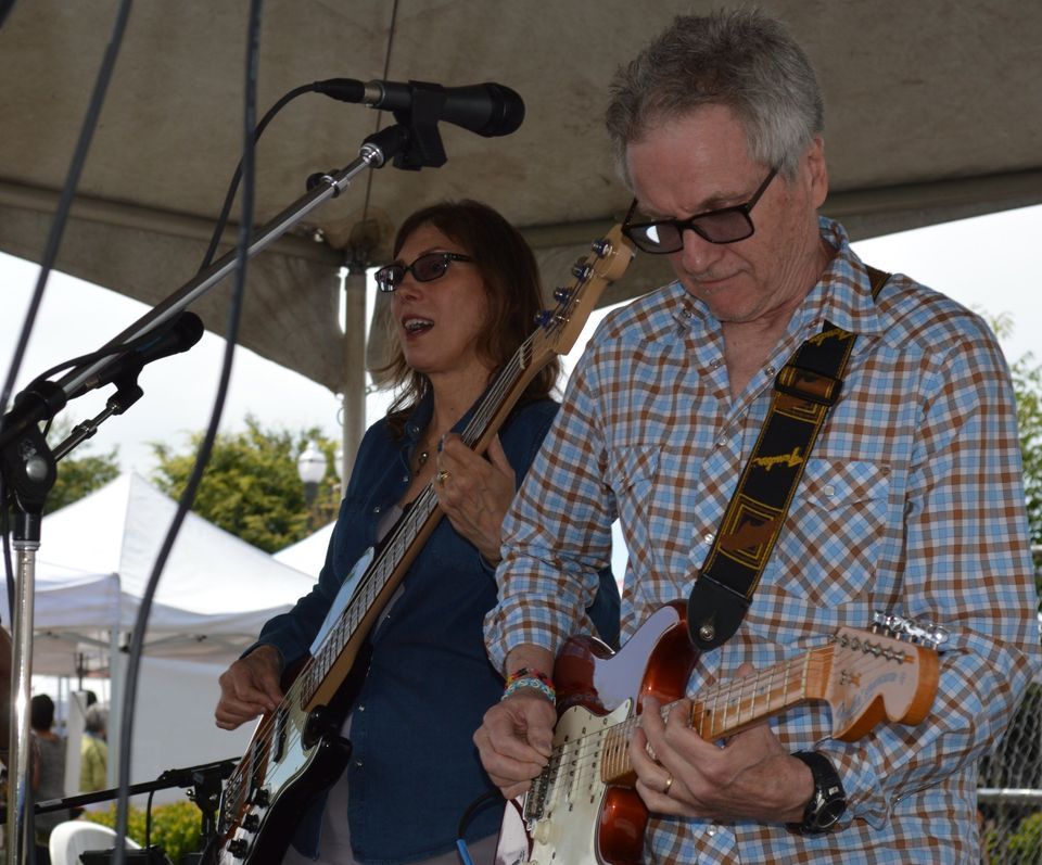 JT Wise Duo at Emanar Cellars, Emanar Cellars, Battle Ground, October ...