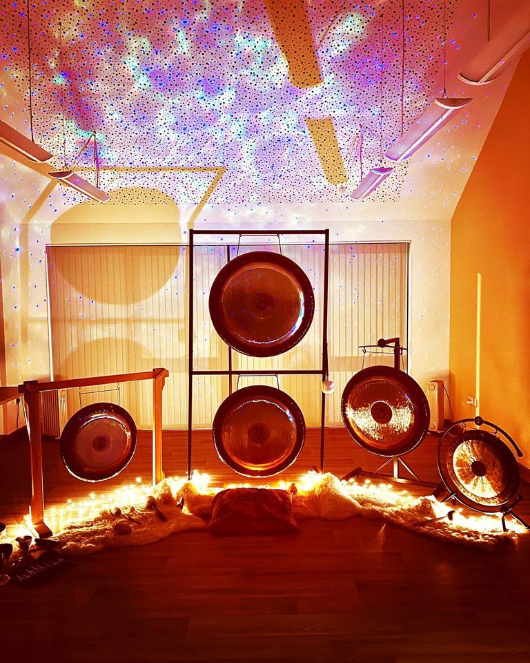 Winter Solstice Gong relaxation, Hope House Centre, Radstock, December ...