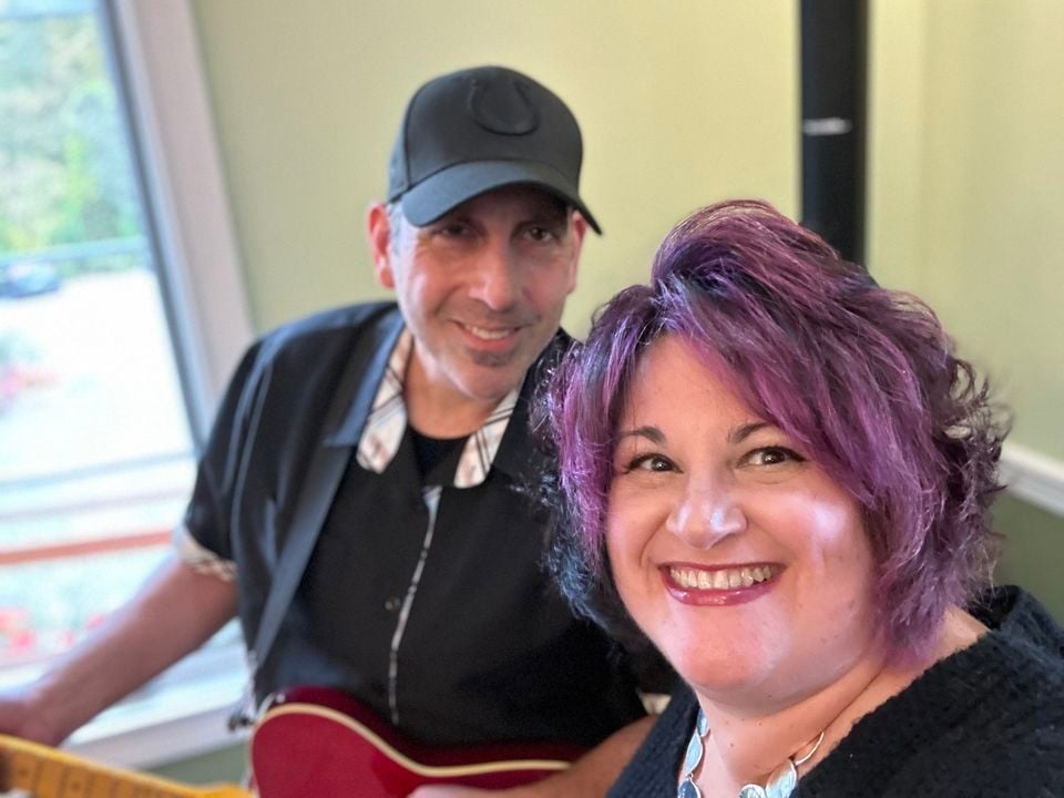 Gemsong Acoustic Duo w/Carla Gemma ft. Dean Cardinale Paradise Hills ...