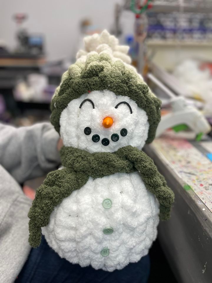 Finger Crochet Snowman $25 6pm, Crafty Workshop and Gifts, Painesville ...