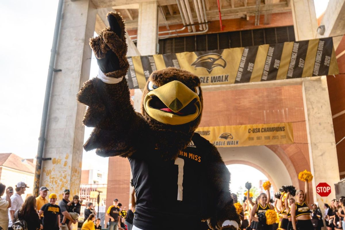 Parking Arkansas State Red Wolves at Southern Miss Golden Eagles Mens ...