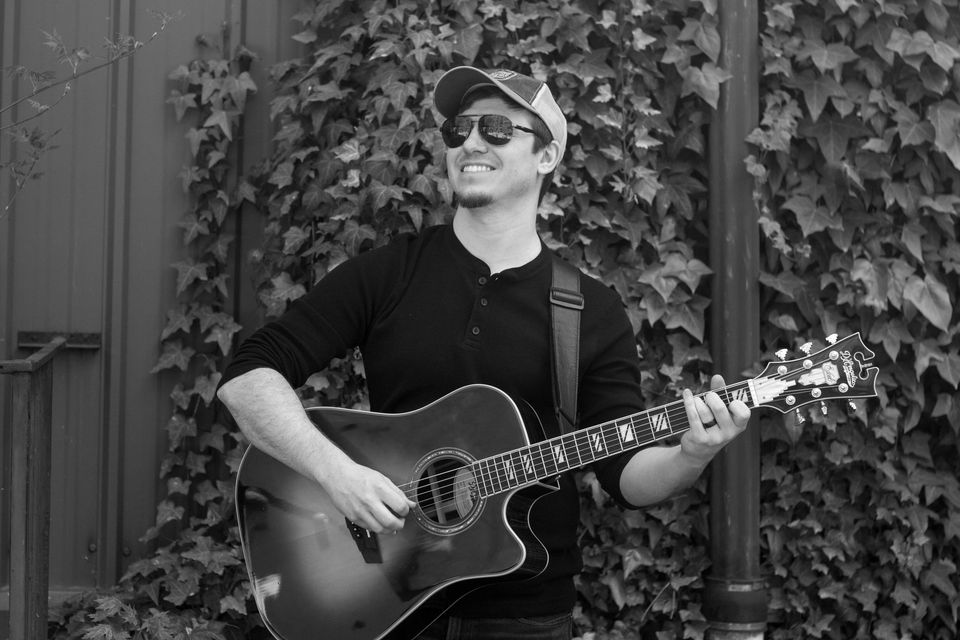Chris Welker Live @ The Broken Axe Brewhouse, Broken Axe Brew House ...