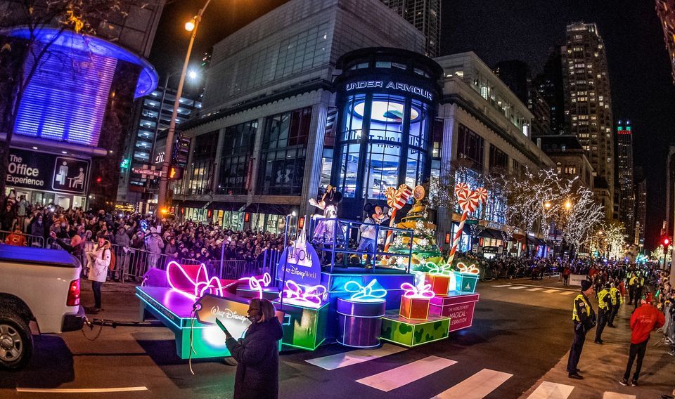 The Wintrust Magnificent Mile Lights Festival, The Magnificent Mile ...