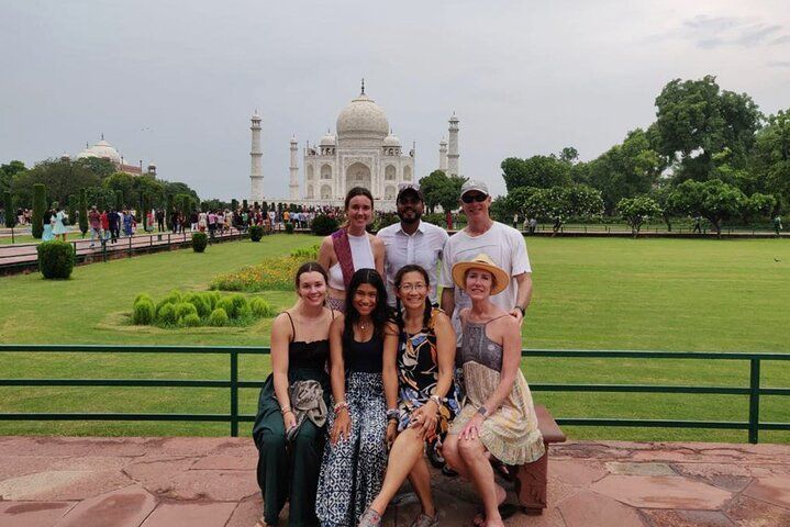 Private Sunrise Taj Mahal Tour from Delhi By Car -All inclusive