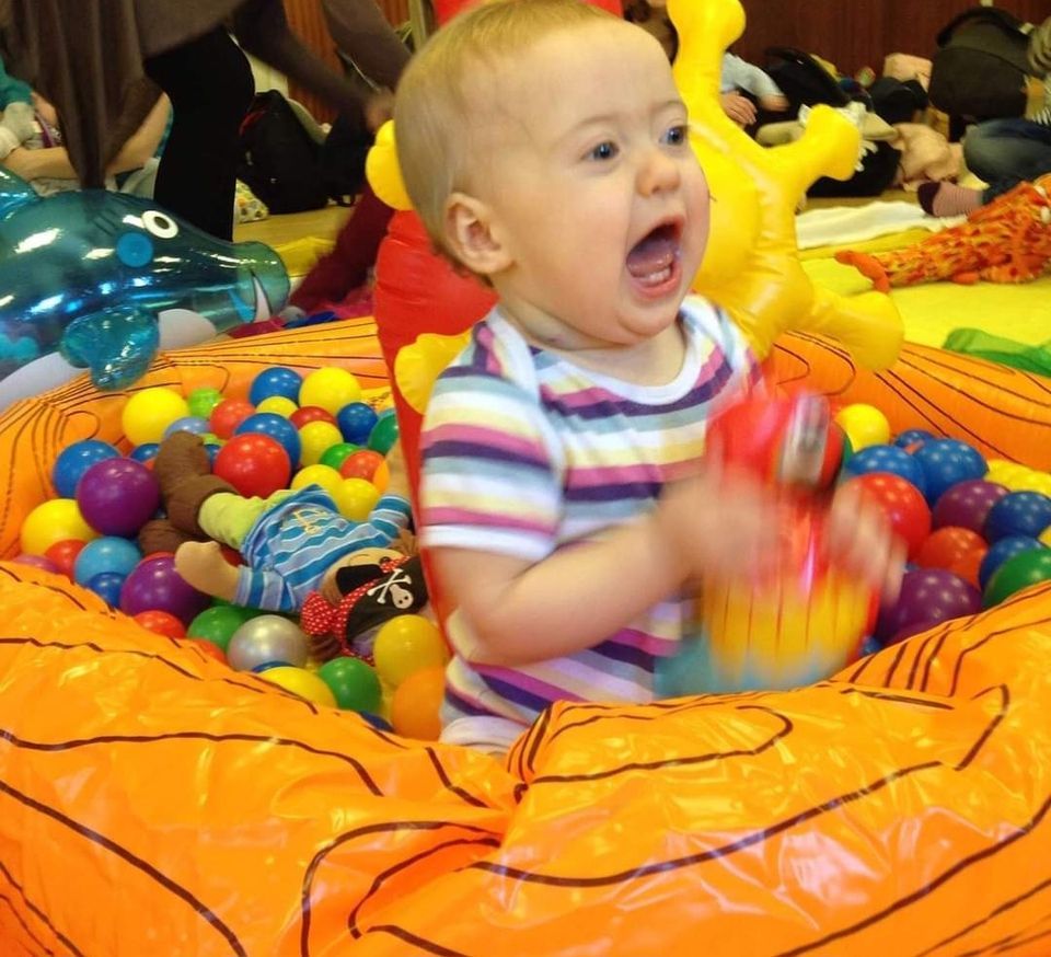 Baby Sensory Summer Fun, Warnham Comrades Club, Horsham, 21 August 2023 ...