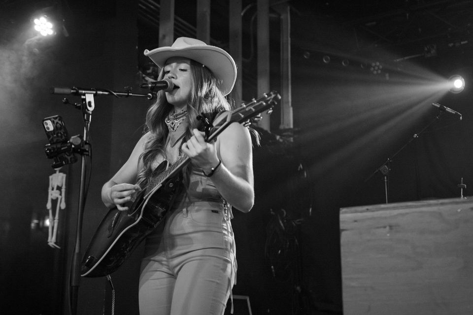 Molly Shannon @ El Rays Live and Dive! , Elrays Live&Dive, Iowa City ...