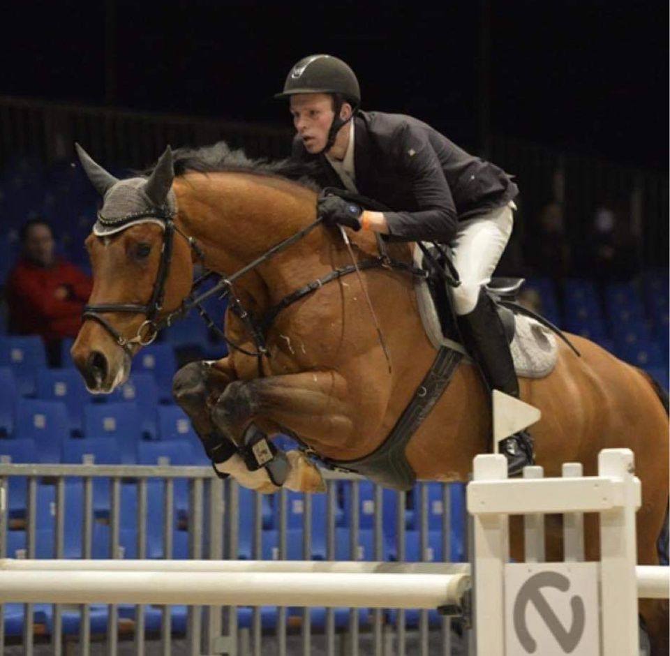 Springundervisning ved Tobias Vik Theien, Kallehavegaard Rideklub ...