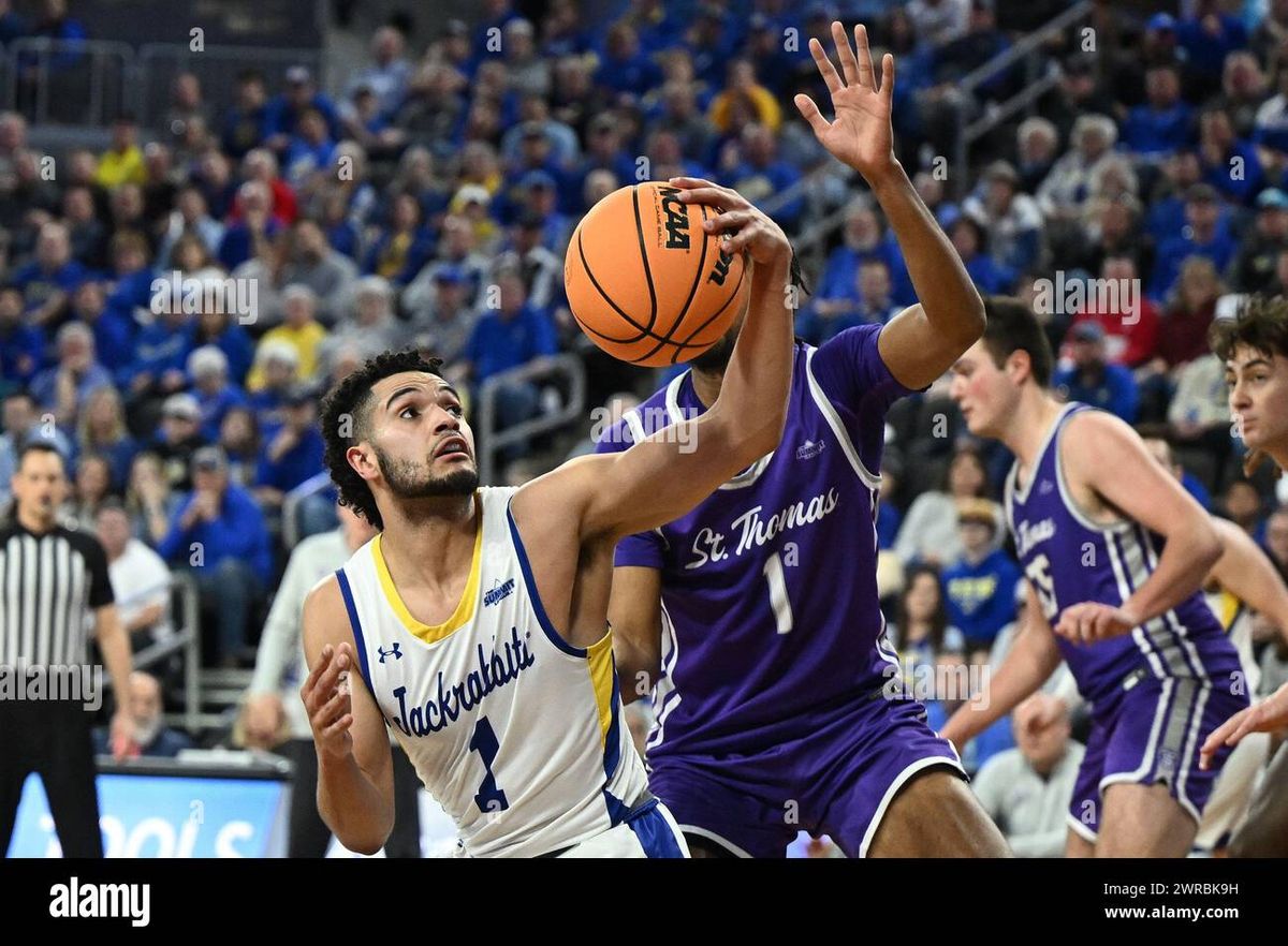 St. Thomas University Tommies vs. South Dakota State Jackrabbits ...