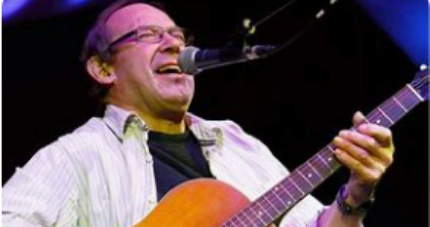 DAVE KELLY (OF THE BLUES BAND) WITH BOB HALL & HILARY BLYTHE, Cubley ...