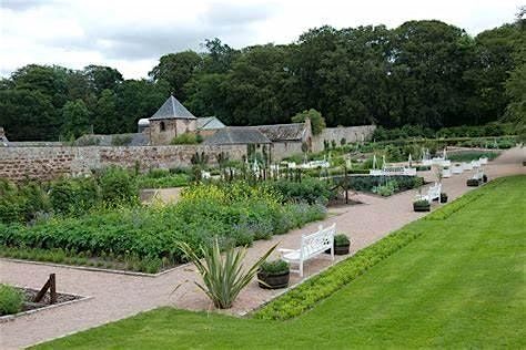 National Trust for Scotland Gardeners Question Time, Daviot Village ...