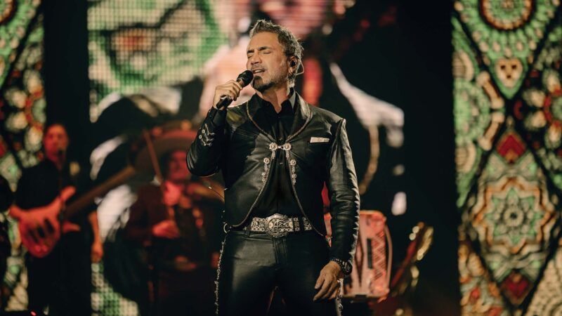Alejandro Fernandez at Hertz Arena, Estero, FL, Floating House Tattoo ...
