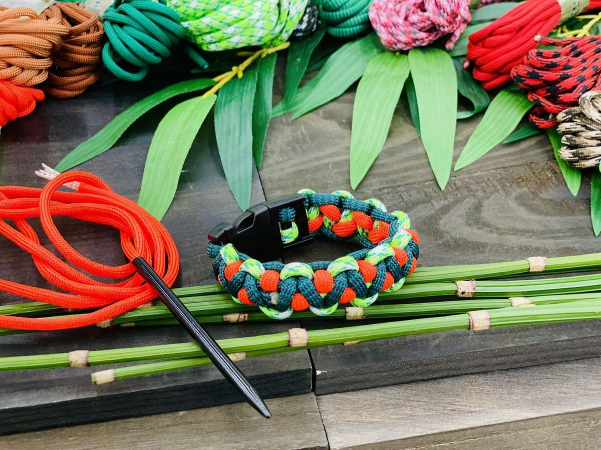 Solomons Dragon Paracord Bracelet - Mapunapuna, HouseMart Ben Franklin Crafts, Honolulu ...