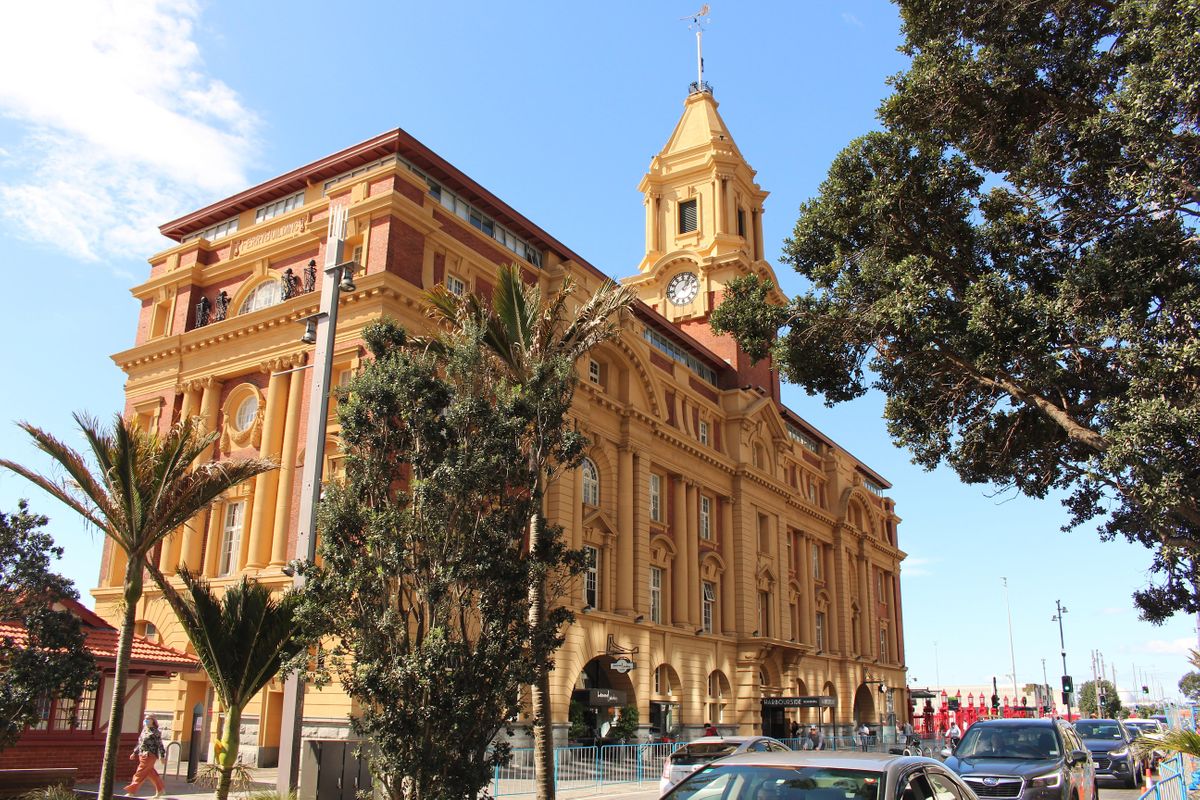 Auckland History Walk, Outside Endean's Building, cnr Queen & Quay Sts ...