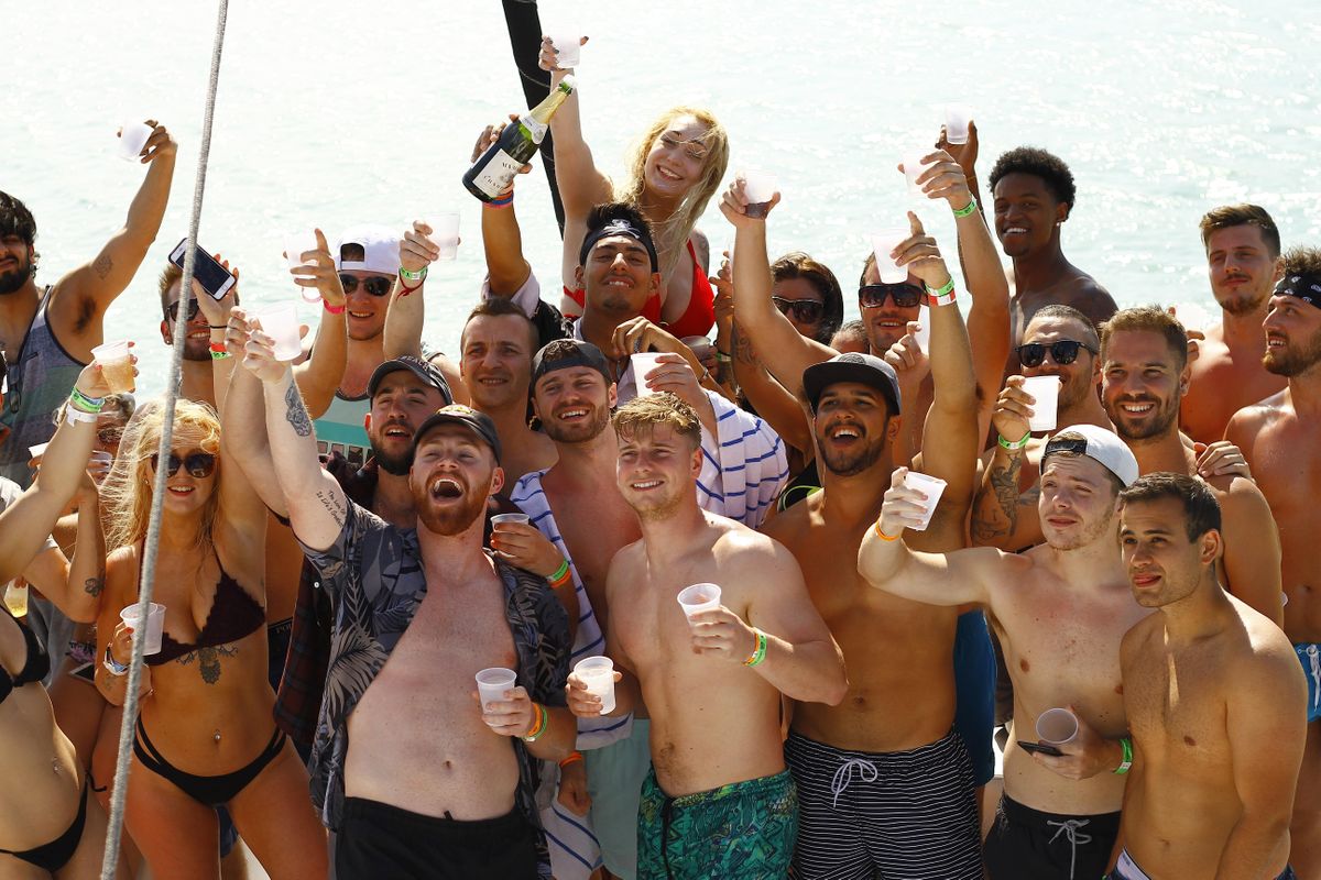 Miami Boat Party - Open Bar - Boat Party Miami - Hip Hop Party Boat Miami, 401 Biscayne Blvd ...