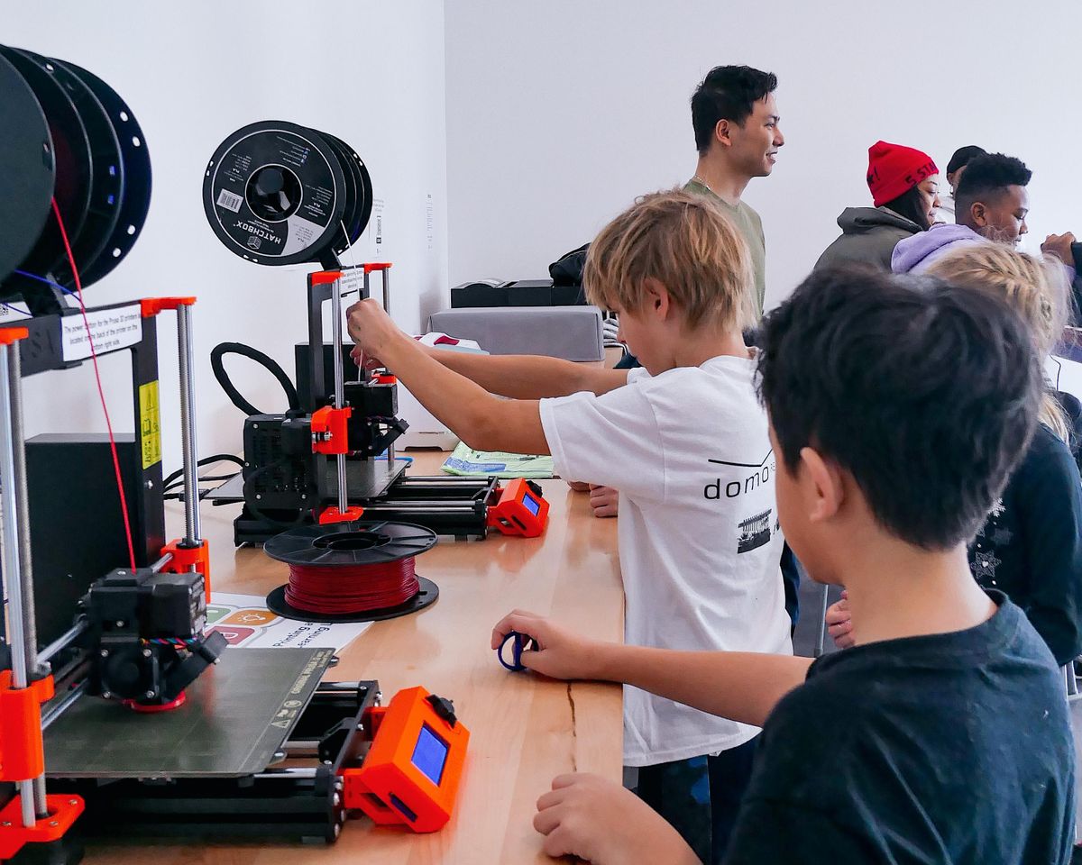 Painting 3D Christmas Ornaments - 3D Printing Experience Workshop (12/ ... Painting 3D Christmas Ornaments - 3D Printing Experience Workshop (12/ ...